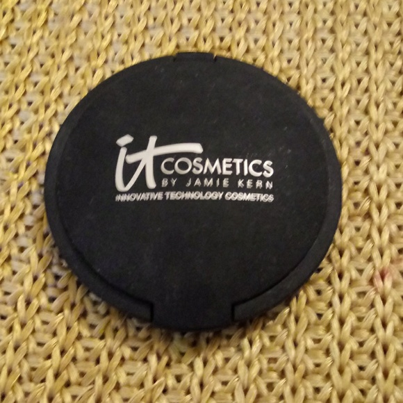 it cosmetics | Makeup | It Cosmetics Hello Light Illuminating Powder ...